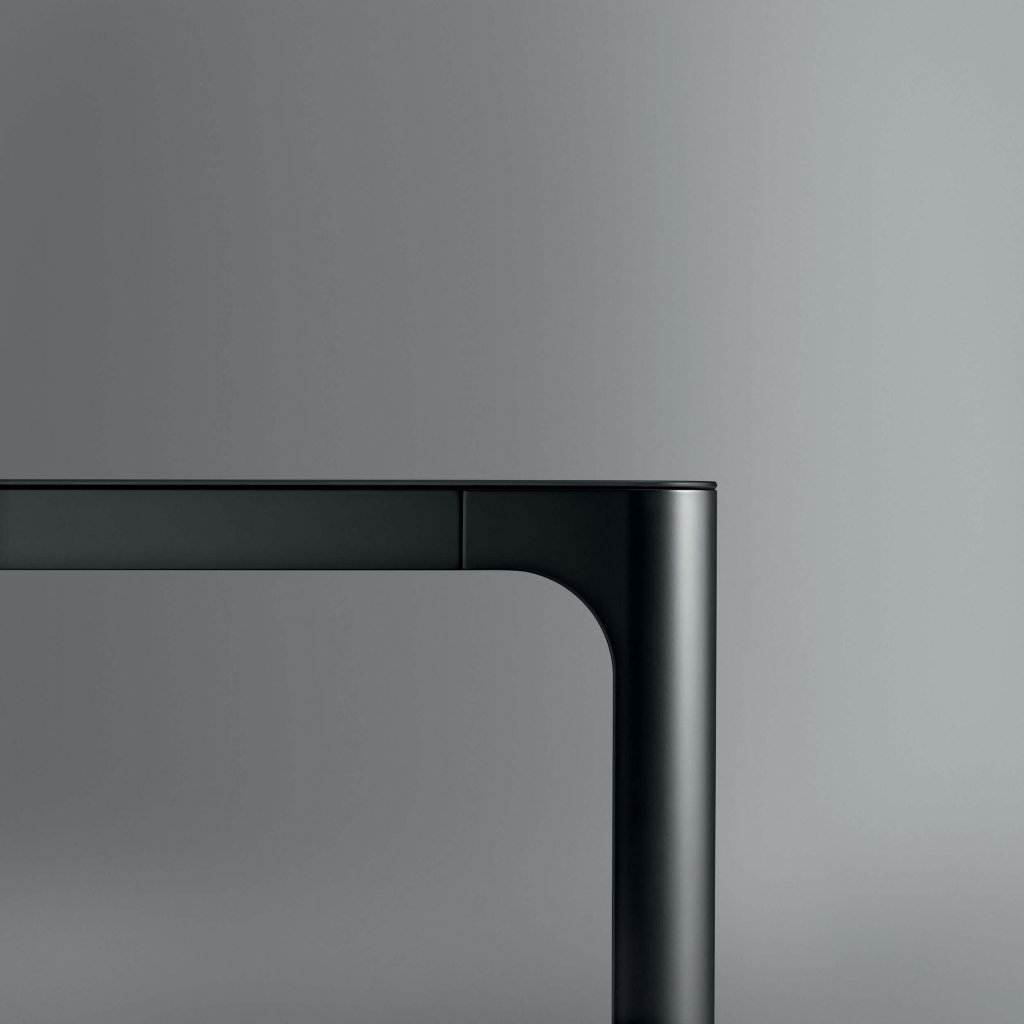 Flat modern tables | Rimadesio